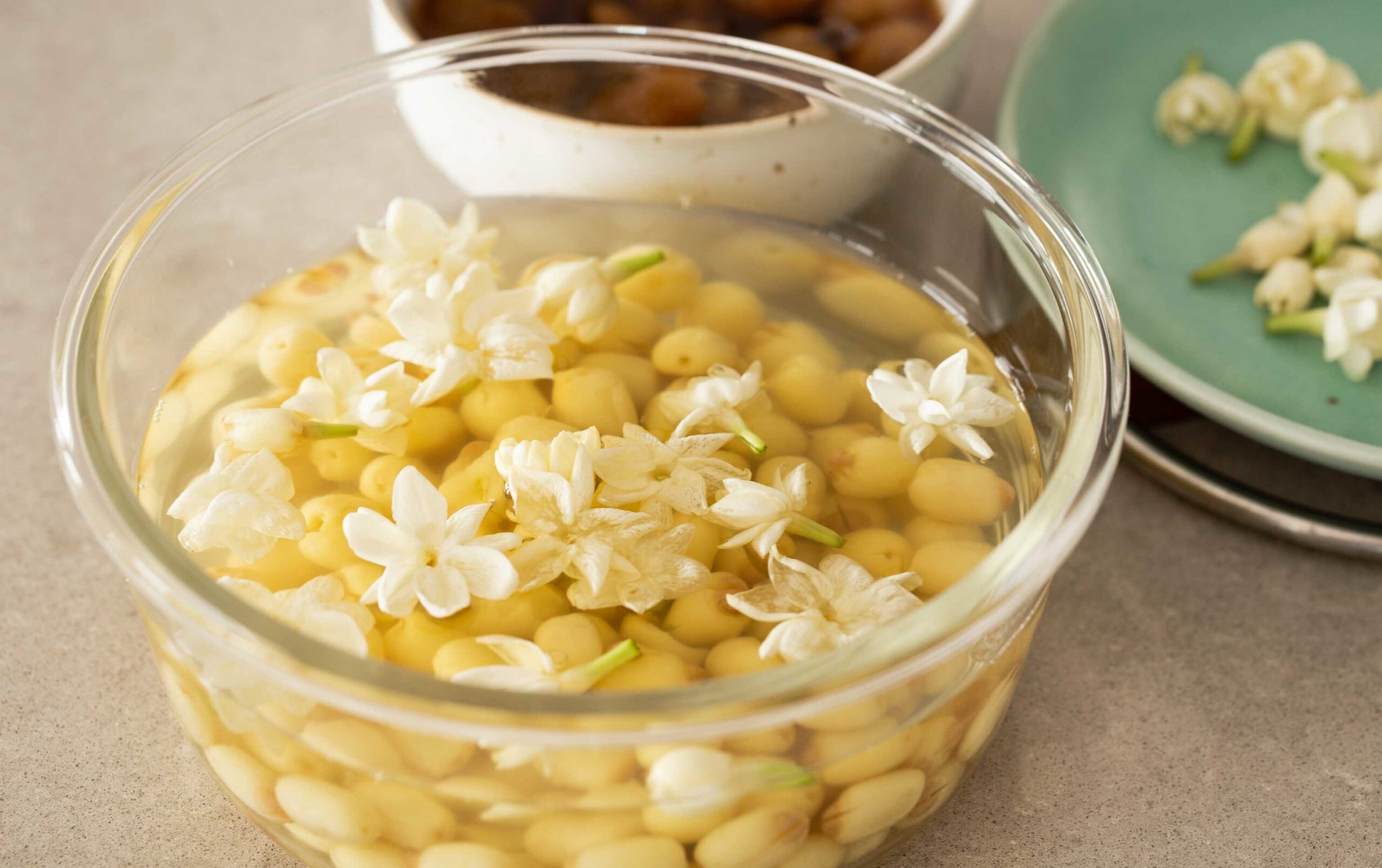 Bật mí 3 cách nấu chè hạt sen thơm ngon, thanh mát mùa hè - BẾP TỪ ...